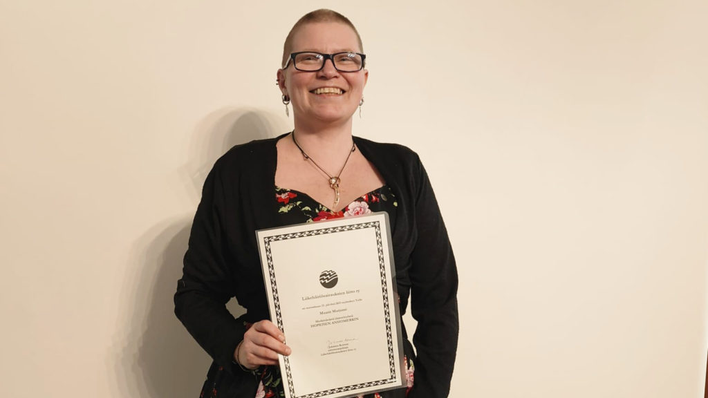 Maarit Matjussi palkittiin Liikehäiriösairauksien liiton hopeisella ...